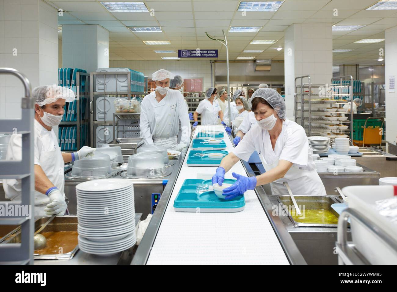 Food serving line, Hospital meal preparation, Kitchen, Hospital ...