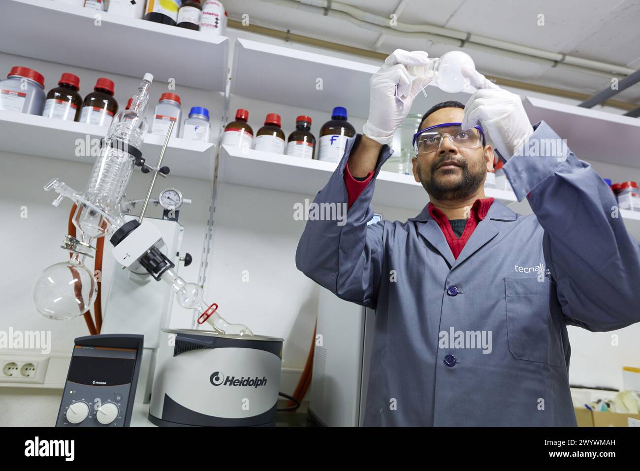 Solid ionic material hi-res stock photography and images - Alamy