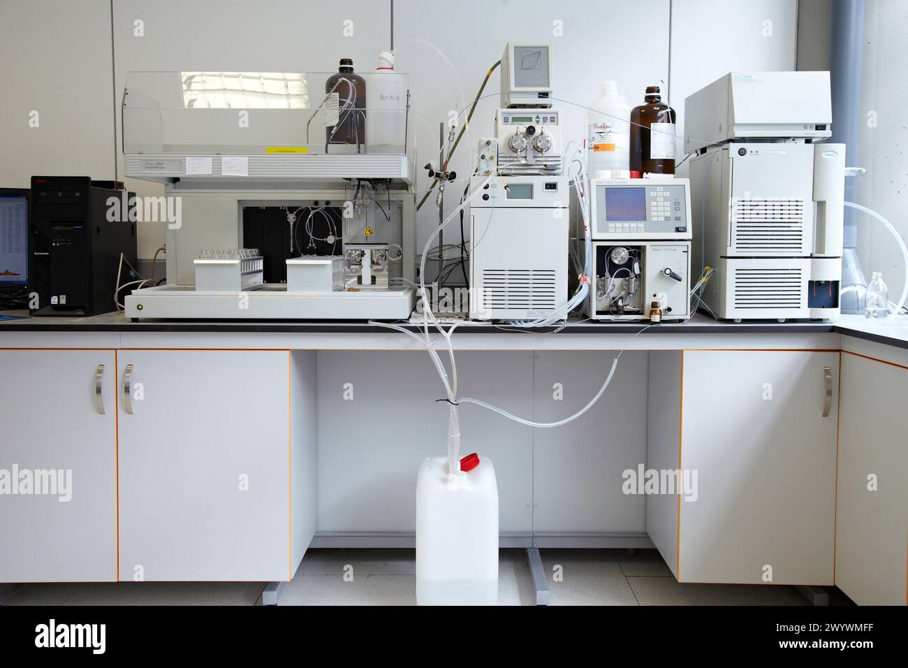 HPLC-MS (High Performance Liquid Chromatography-Mass Spectrometry ...