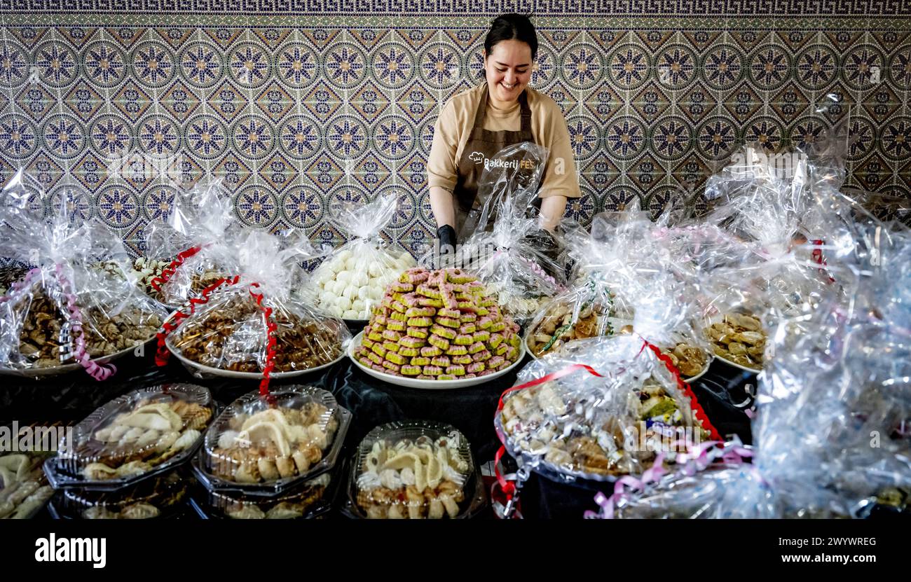 ROTTERDAM - Preparations at a Moroccan bakery. Muslims prepare for Eid ...