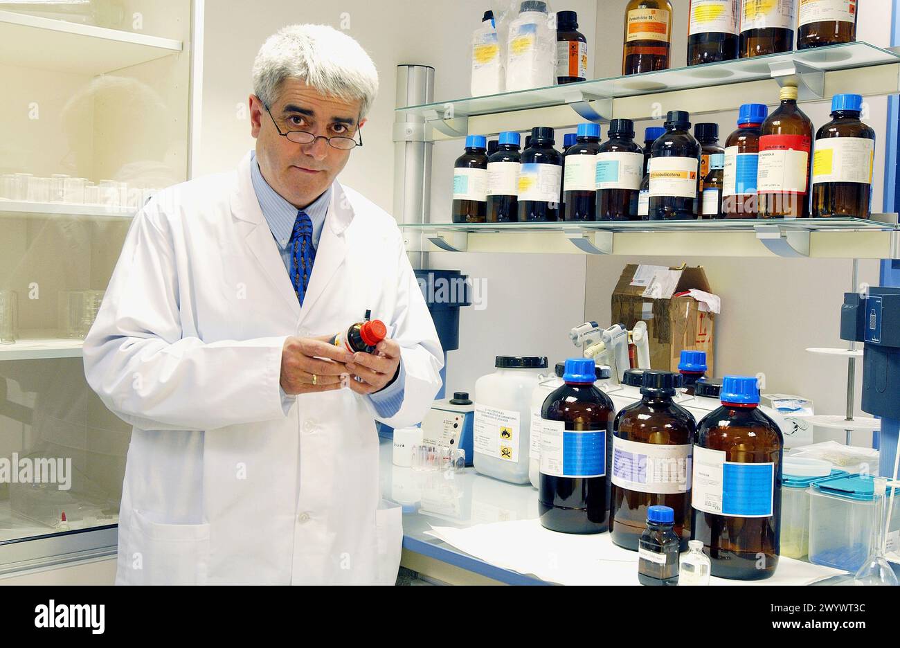 Chemical characterization laboratory Stock Photo - Alamy