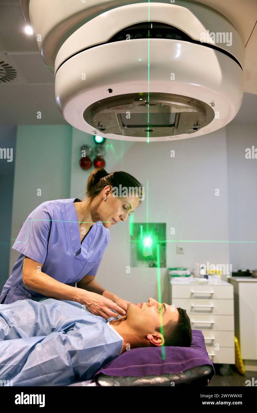 Linear Particle Accelerator, Radiotherapy, Onkologikoa Hospital ...