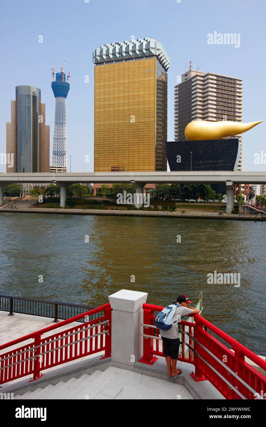 Sumidagawa river, Asahi Beer Tower and Tokyo Sky Tree under ...