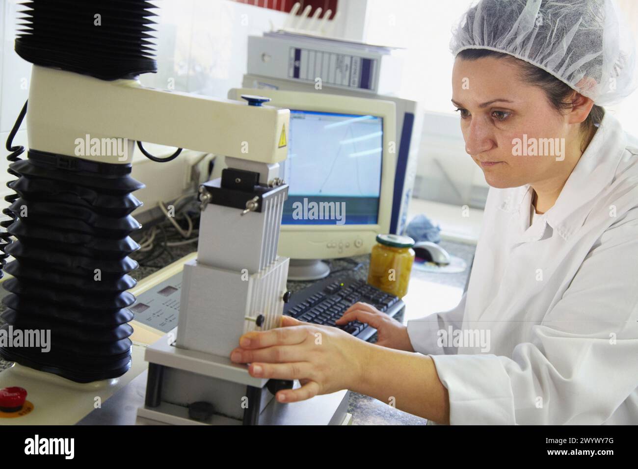 Food texture analyser hi-res stock photography and images - Alamy