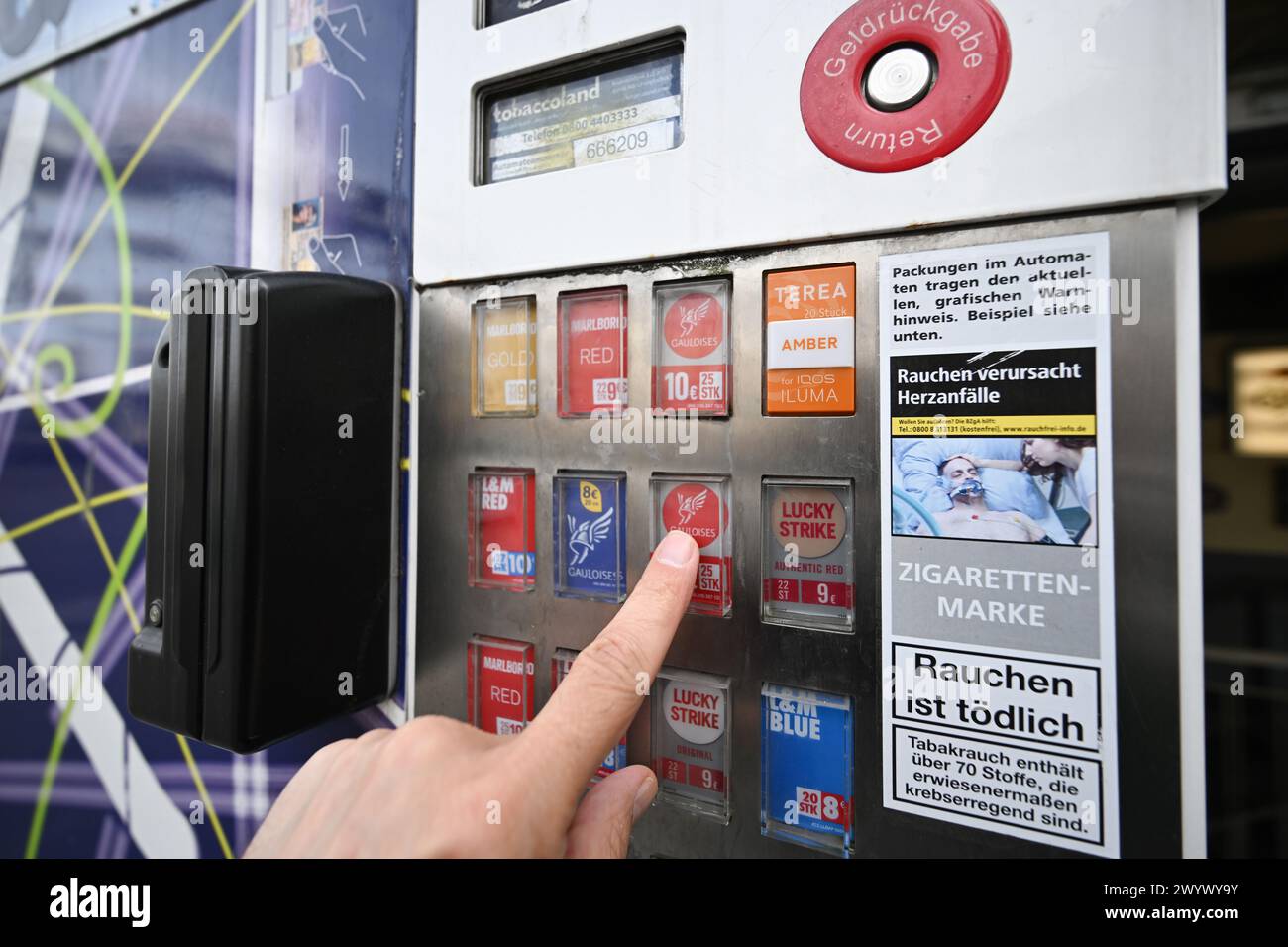 08 April 2024, Baden-Württemberg, Stuttgart: A Tobaccoland cigarette ...