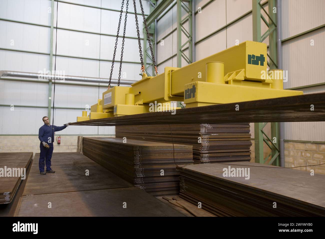 Permanent-electro magnetic telescopic beams for single sheet handling ...