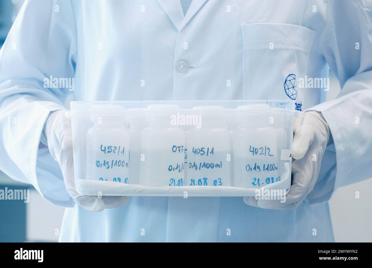 Chemical characterization laboratory Stock Photo - Alamy