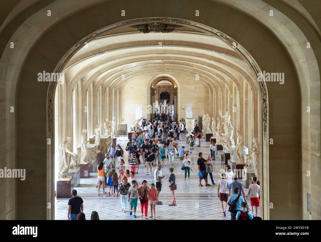 Museo louvre interior hi-res stock photography and images - Alamy