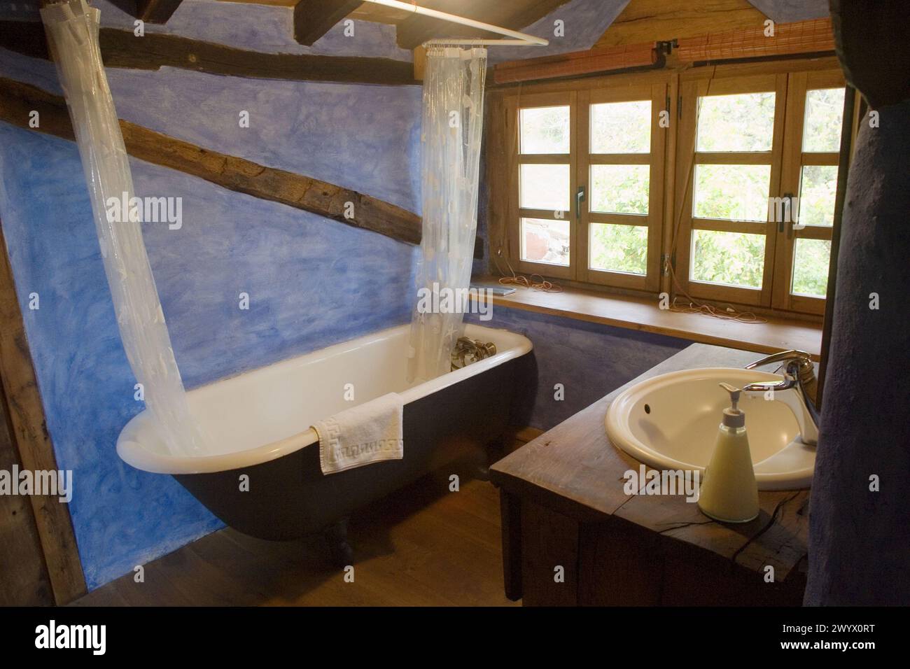 Guikuri farmhouse, Murua, Gorbea Natural Park. Álava, Euskadi, Spain ...