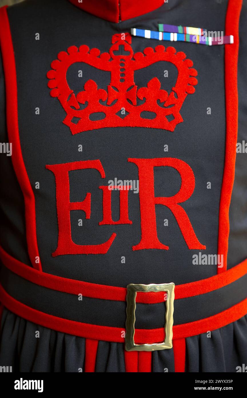 Detail beefeater uniform tower london hi-res stock photography and ...