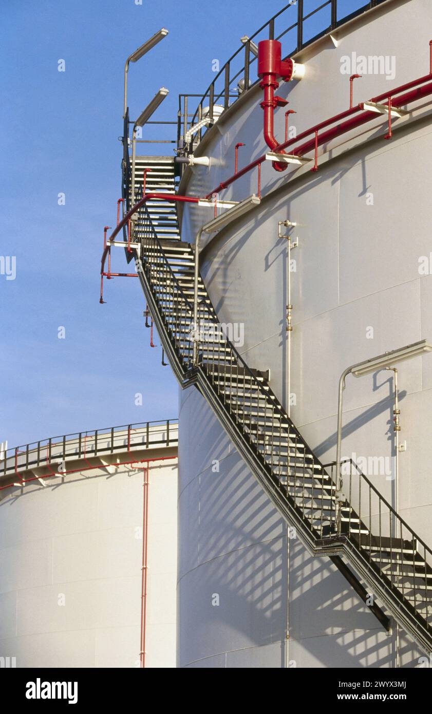 Gas tanks repsol ypf oil refinery hi-res stock photography and images ...