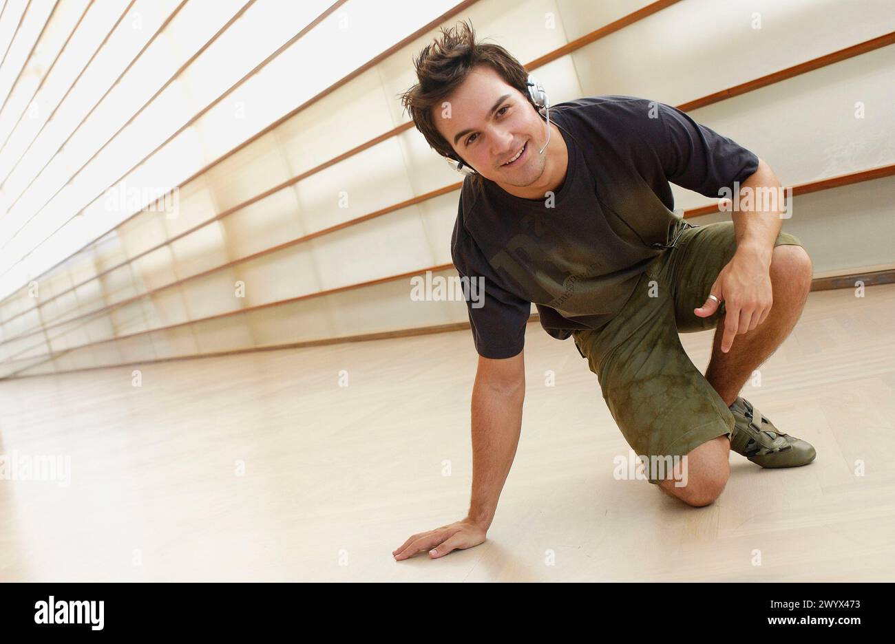 Stooping posture hi-res stock photography and images - Alamy