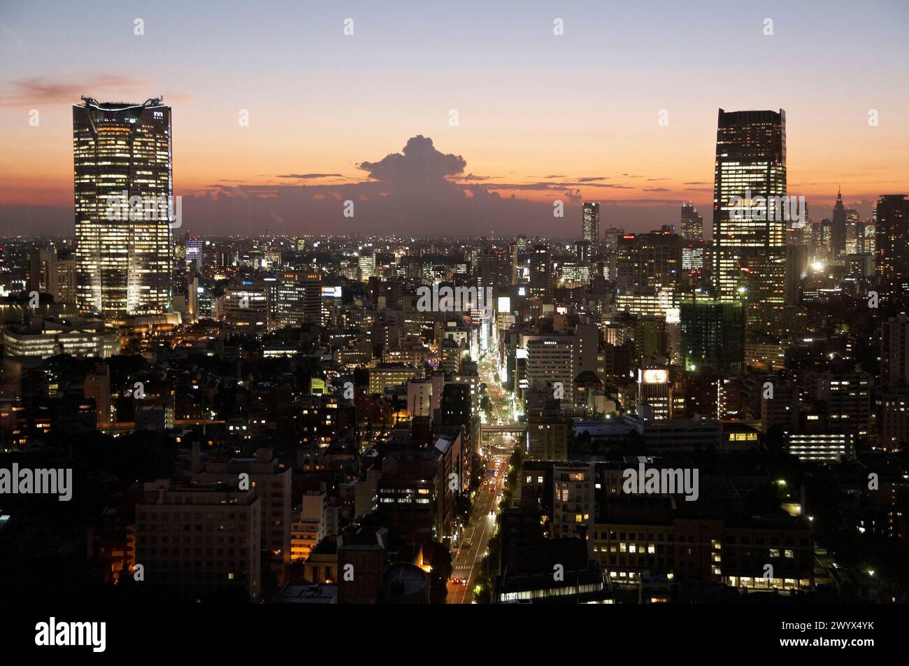 Tokyo midtown tower building skyscrapers hi-res stock photography and ...