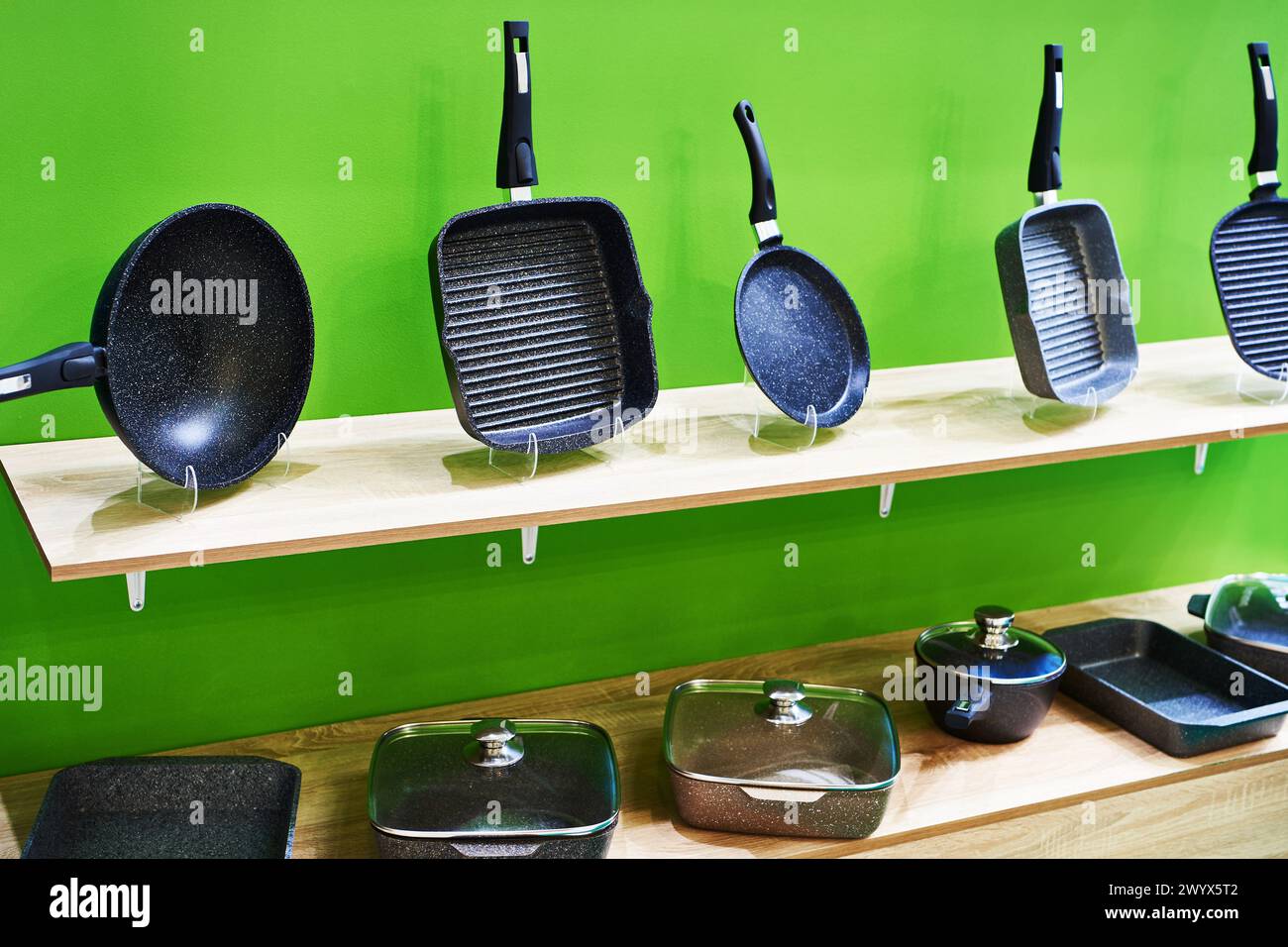 Household goods store hi-res stock photography and images - Alamy