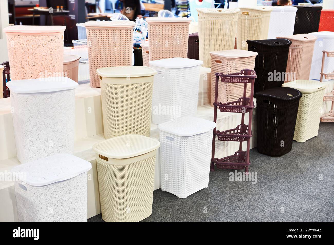 Household goods shop hi-res stock photography and images - Alamy