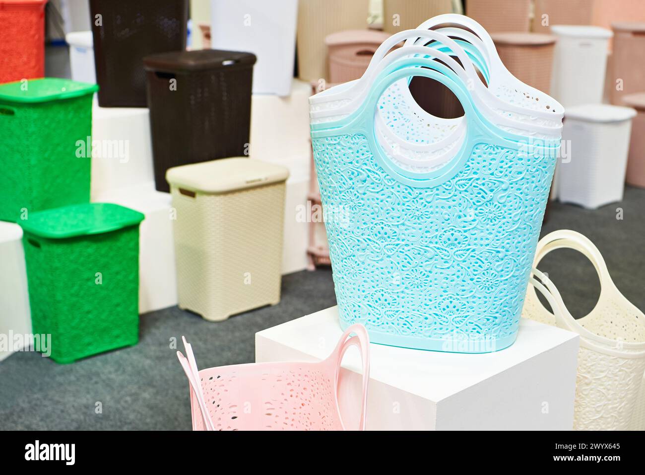 Plastic containers in the store of household goods Stock Photo - Alamy