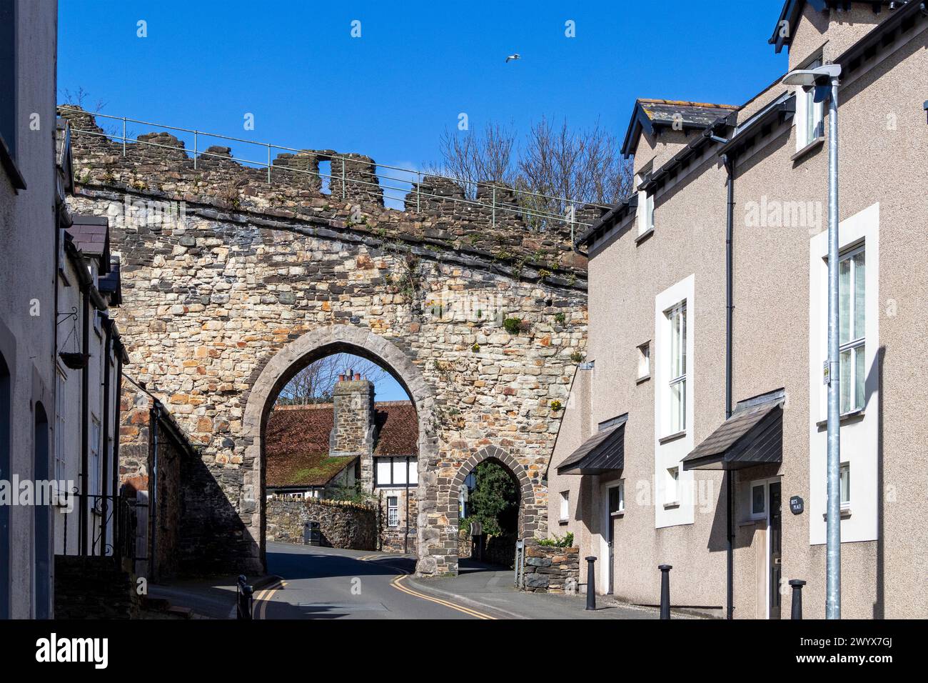 Wall of houses hi-res stock photography and images - Alamy