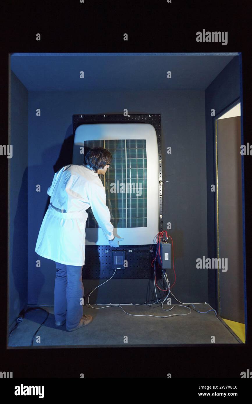 Solar Simulator. Tests to measure the efficiency of modules and solar ...