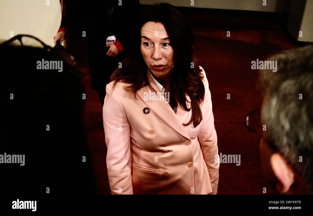 Ambassador vanessa frazier hi-res stock photography and images - Alamy