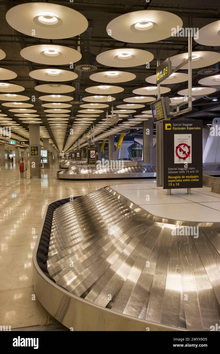 New T4 terminal in Madrid Barajas International Airport, Spain Stock Photo - Alamy