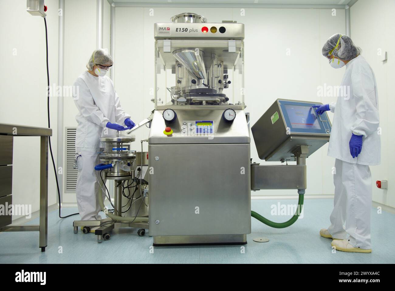 Tableting process hi-res stock photography and images - Alamy