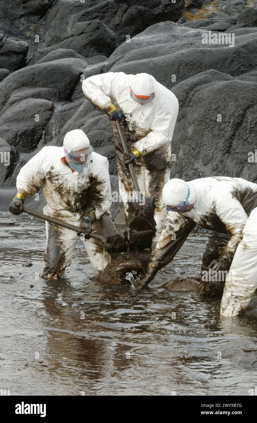 Oil spillage prestige oil tanker hi-res stock photography and images ...