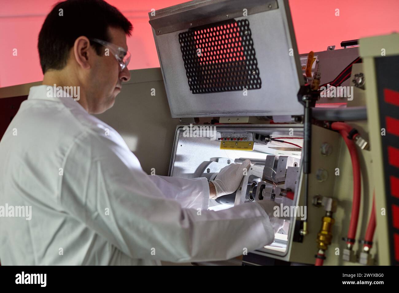 Gleeble hi-res stock photography and images - Alamy