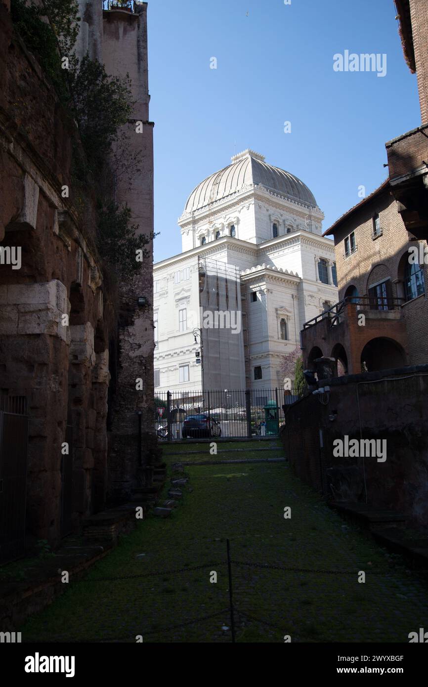 Exterior of the Great Synagogue of Rome, Tempio Maggiore Stock Photo ...