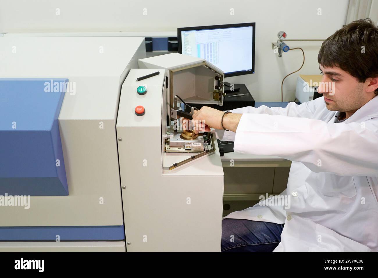 Spark emission spectrometer chemical hi-res stock photography and ...