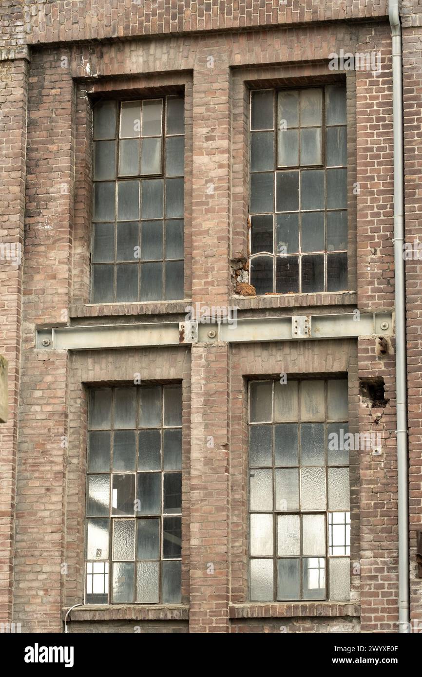 Old brick industrial building exterior hi-res stock photography and ...