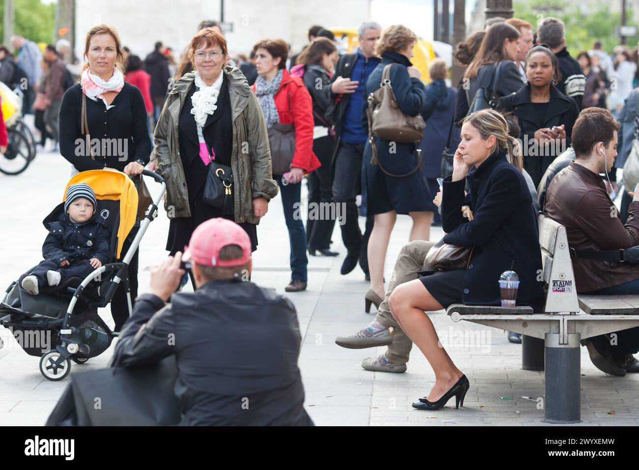 Parisian people hi-res stock photography and images - Alamy