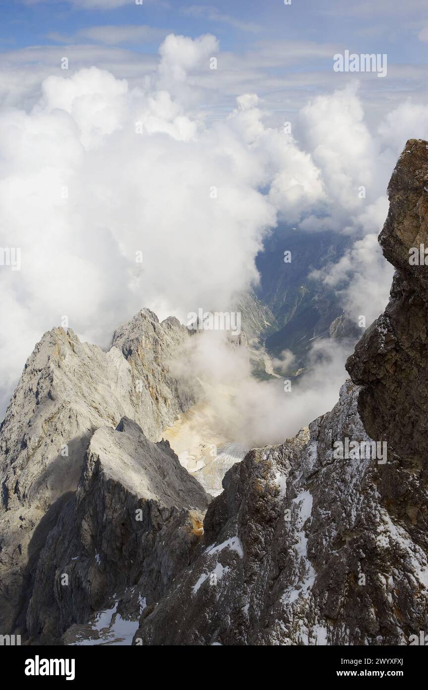 Zugspitze, Bavarian Alps, German/Austrian (Tyrol) border Stock Photo ...