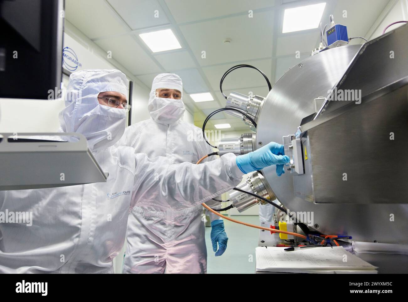 Milling sputter process, ion milling, clean room, CIC nanoGUNE ...