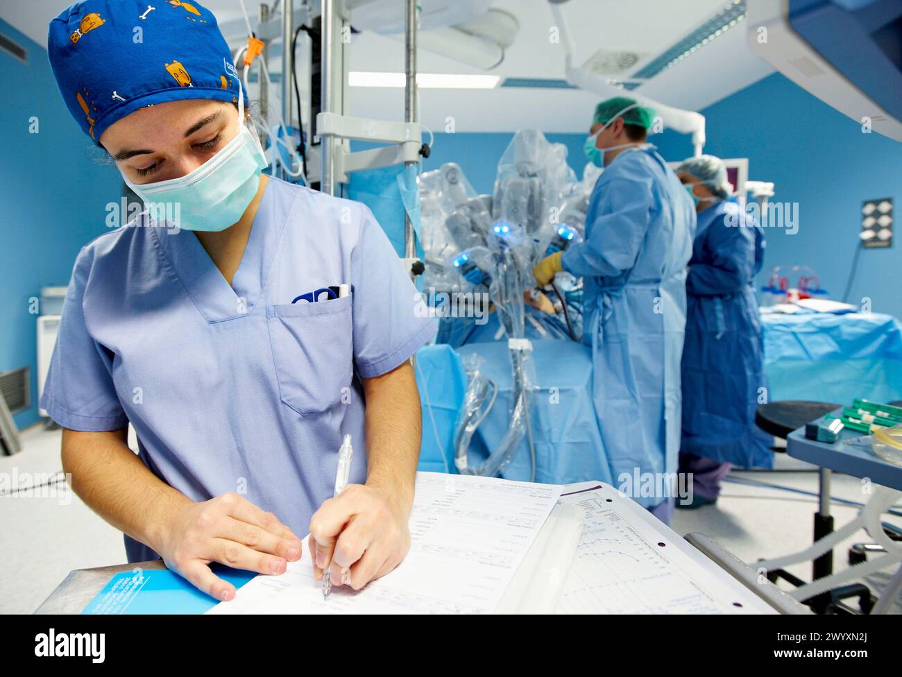 Operating room, prostate cancer robotic surgery, Da Vinci surgical ...