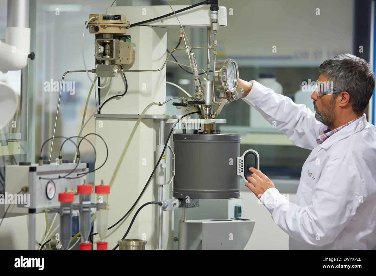 Hp construction hi-res stock photography and images - Alamy