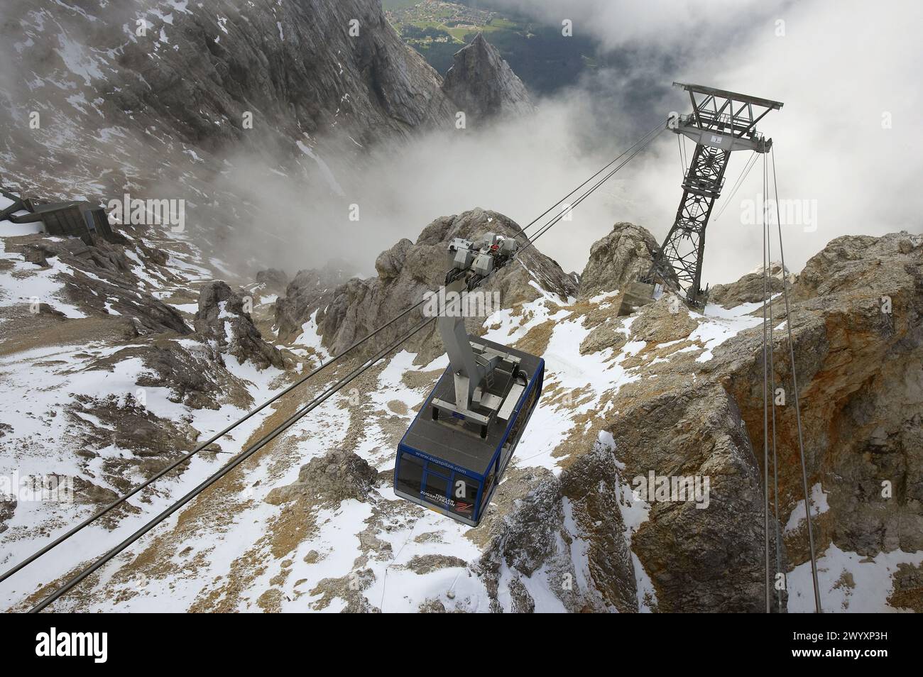 Zugspitze, Bavarian Alps, German/Austrian (Tyrol) border Stock Photo ...