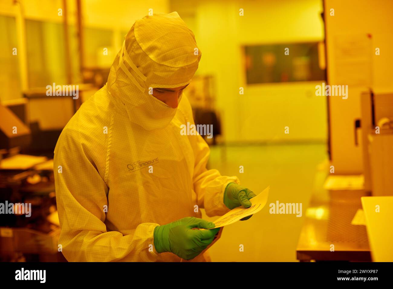 Photolithography room hi-res stock photography and images - Alamy