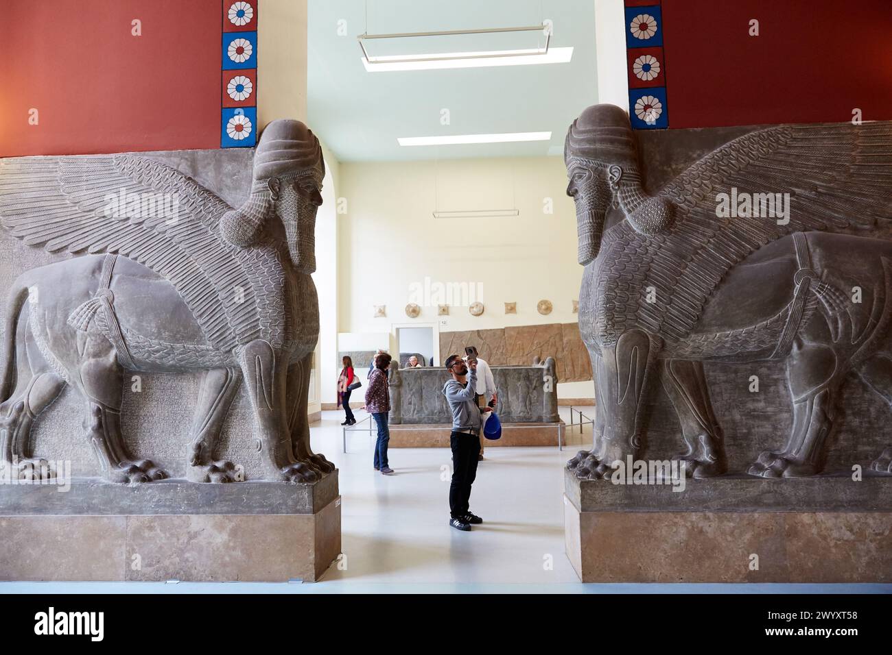 Reconstruccion of Assyrian Palace, Pergamon Museum, Berlin, Germany ...