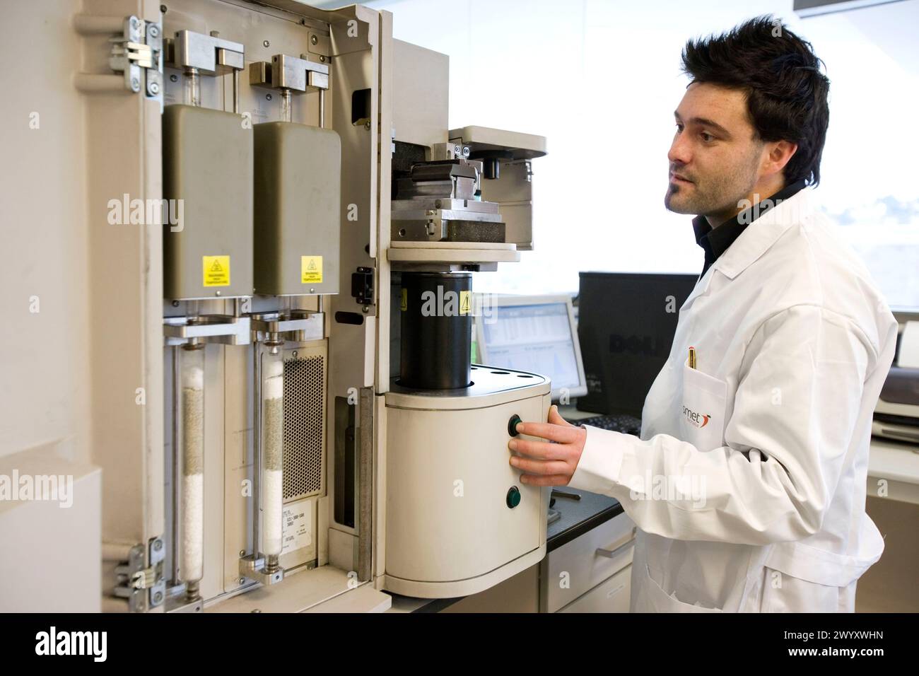 Automated analyzer of Nitrogen, Hydrogen and Oxygen. Chemical ...