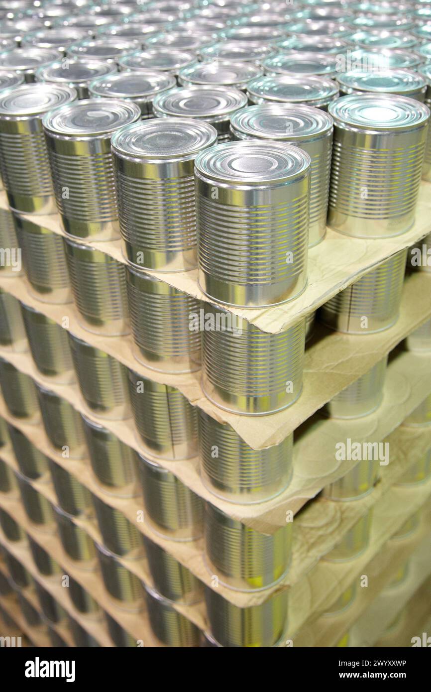 Labeling and packaging canned vegetables, Cans, Canning Industry, Agri ...