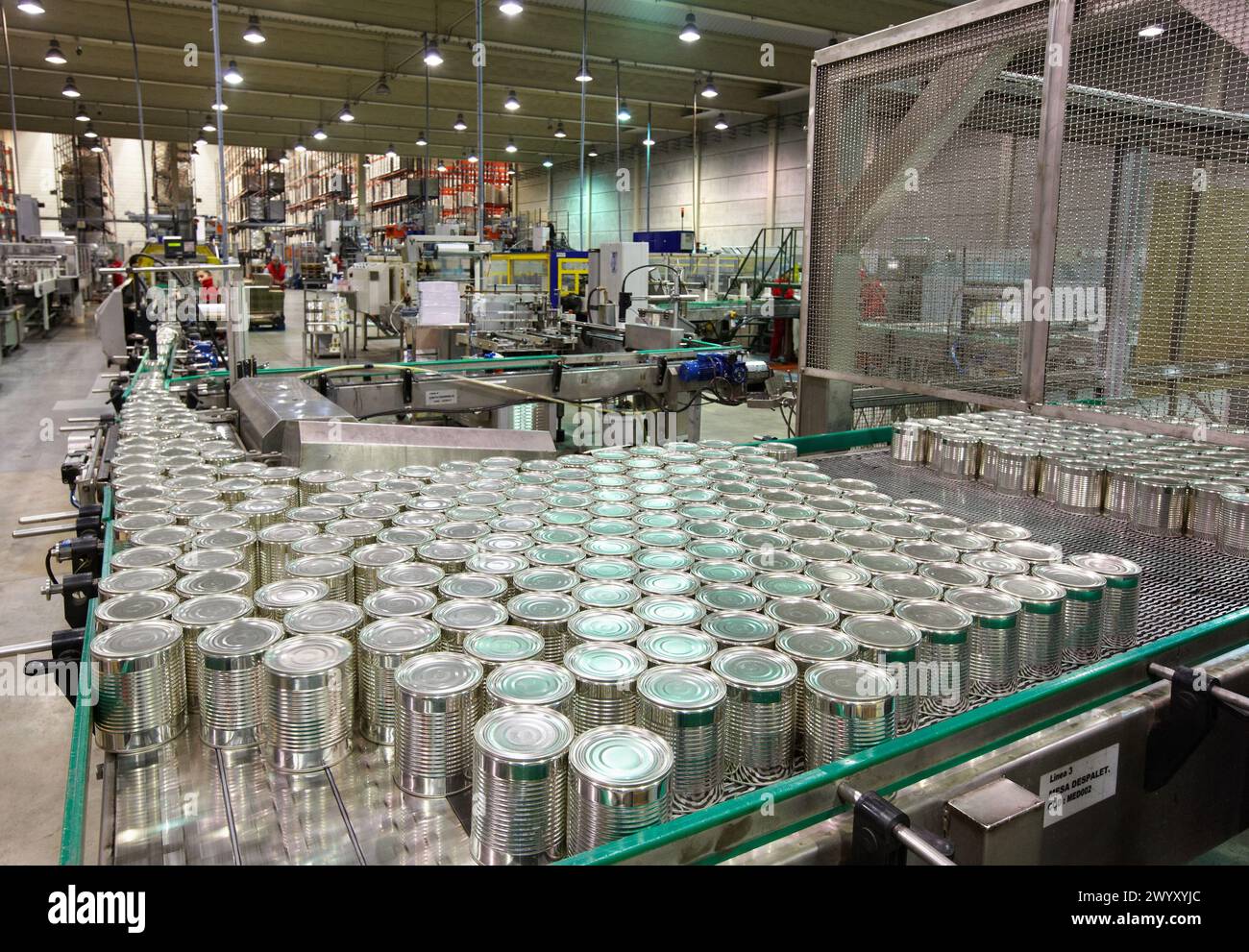 Labeling process hi-res stock photography and images - Alamy