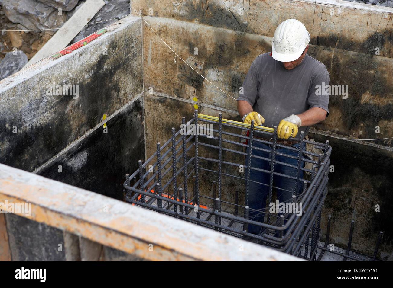 Working on concrete formworks Stock Photo - Alamy