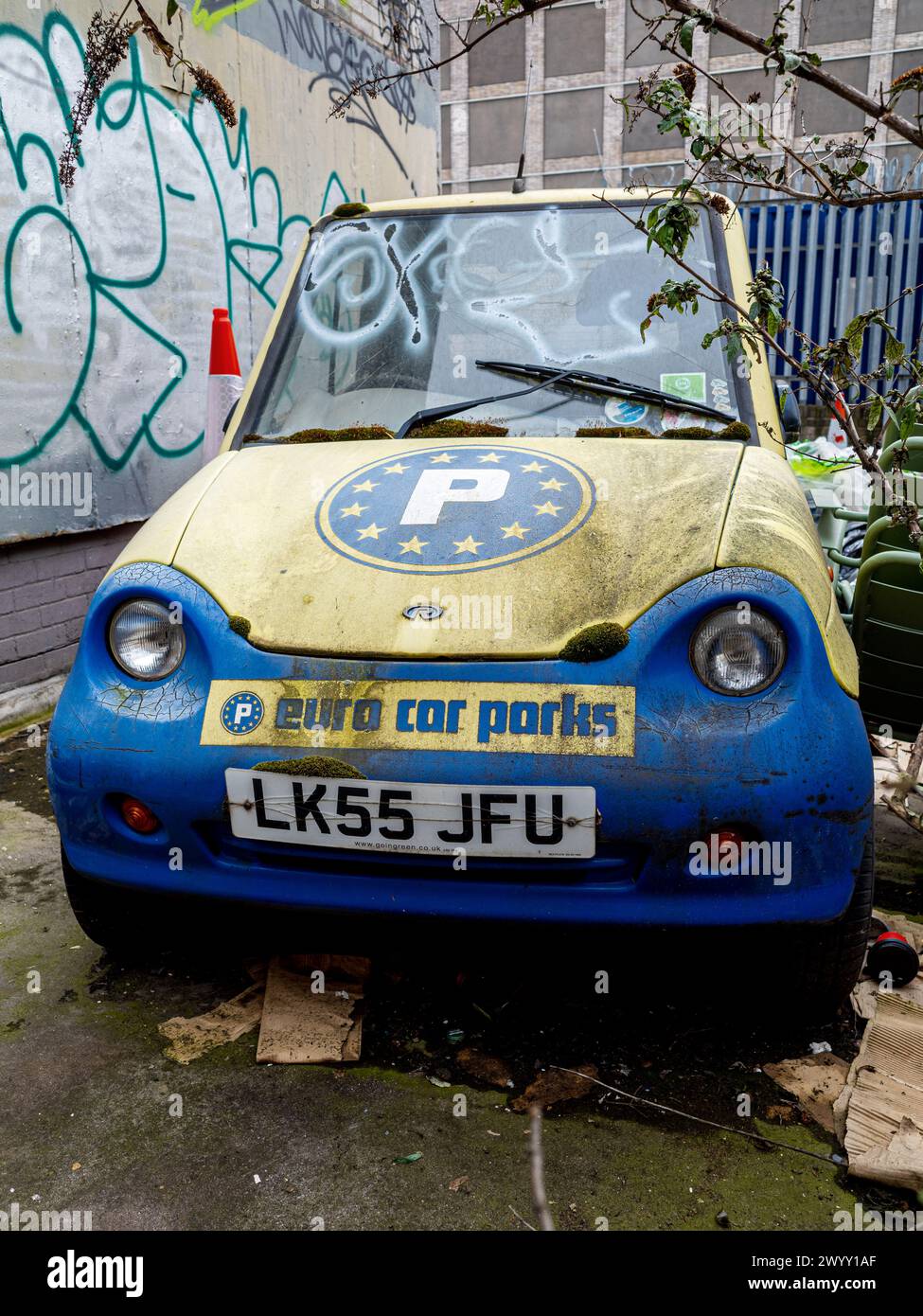 Electric car end of life hi-res stock photography and images - Alamy