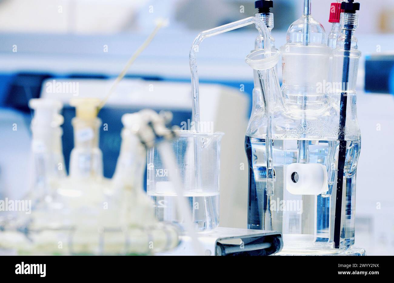 Electrochemistry lab hi-res stock photography and images - Alamy