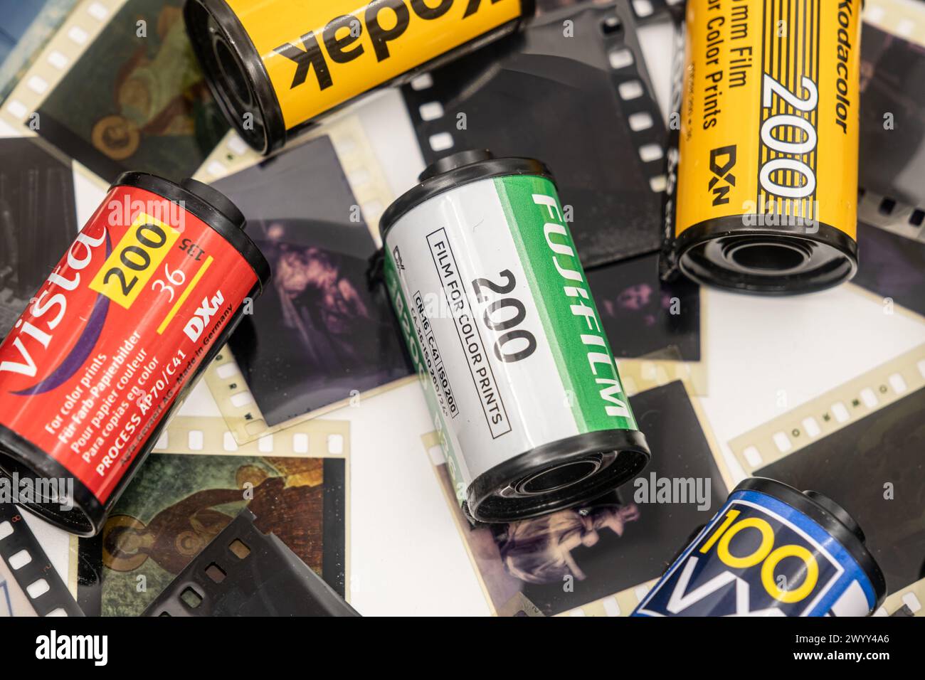 35 mm negative strips hi-res stock photography and images - Alamy