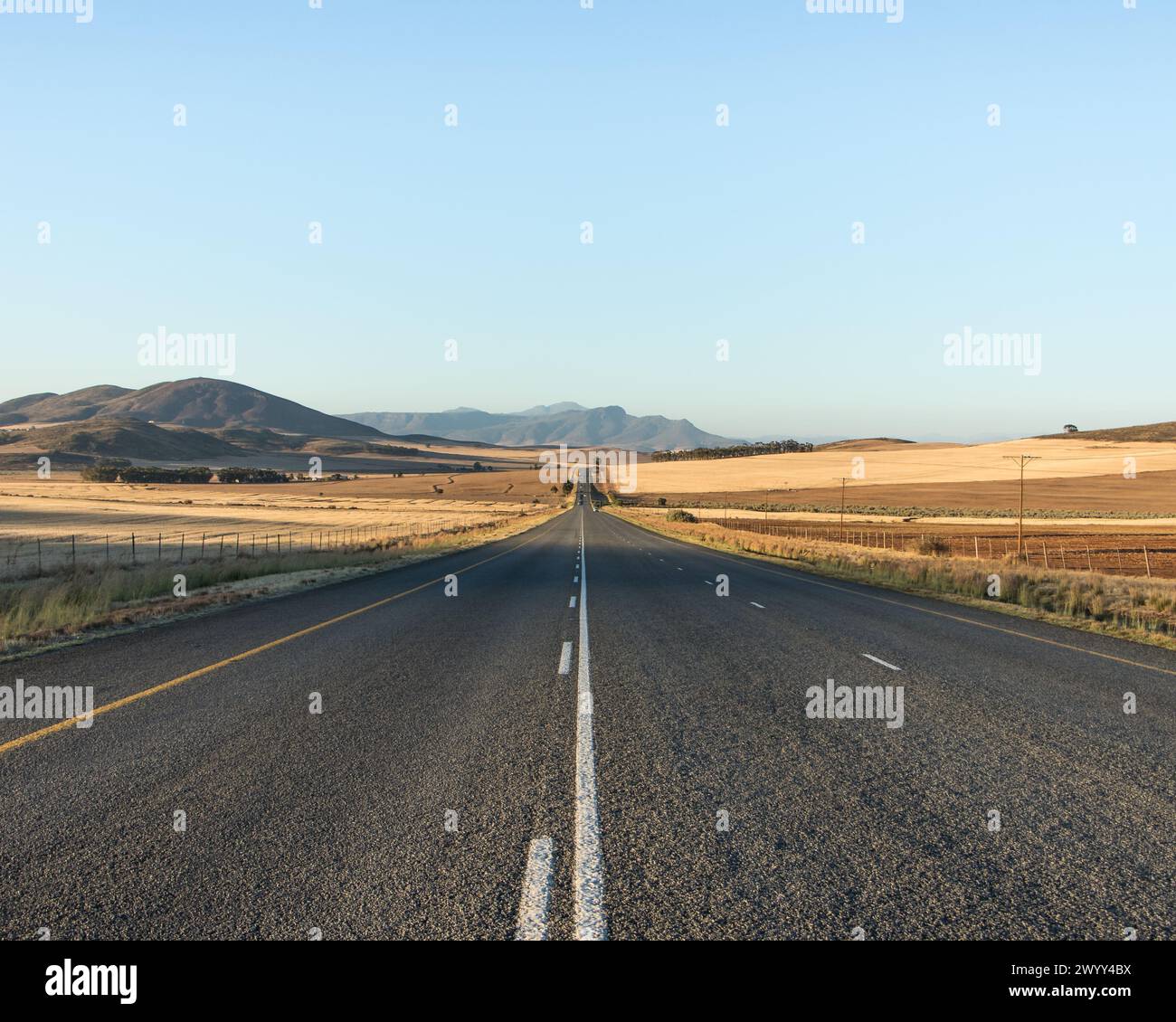 Wide open road in Moorreesburg, Western Cape Stock Photo - Alamy