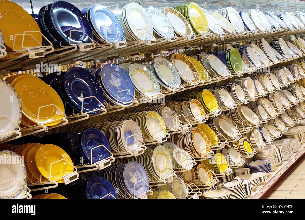 Hypermarket plates hi-res stock photography and images - Alamy