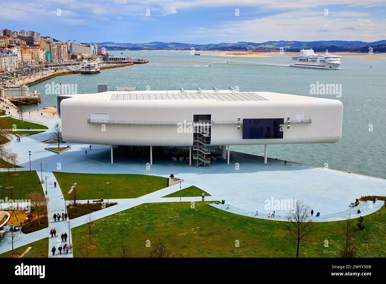 Botin Center Museum Art and Culture, Architect Renzo Piano, Jardines de ...