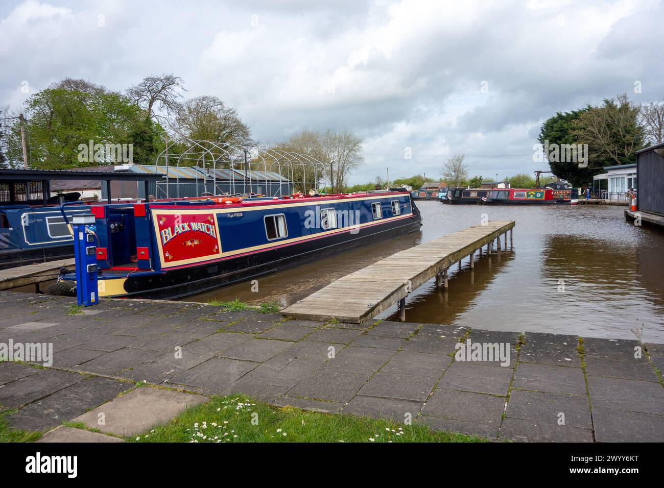 Nantwich canal center marina hi-res stock photography and images - Alamy
