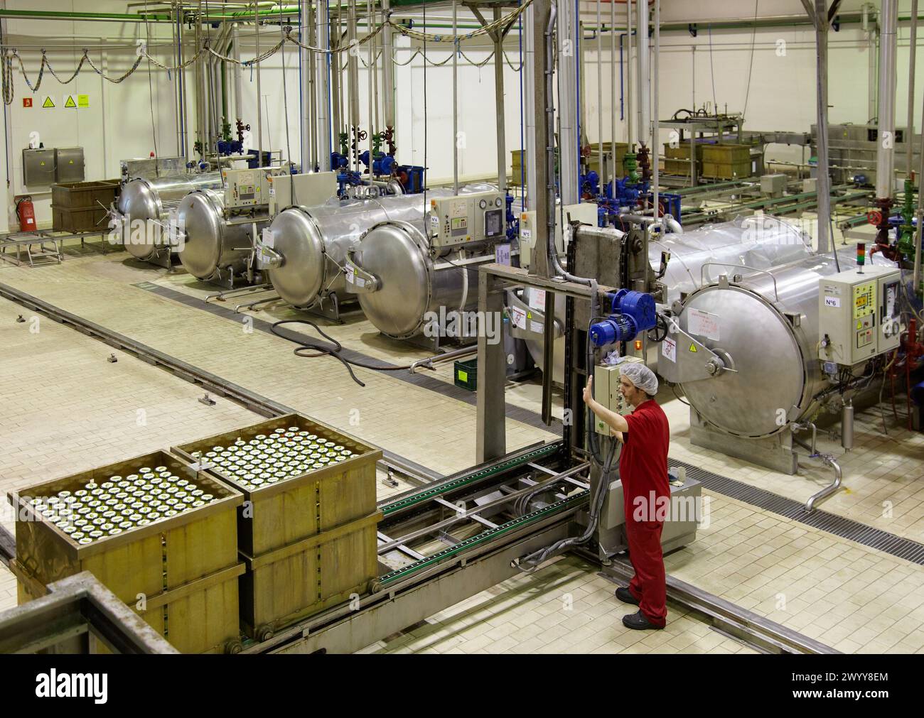 Food cannery industry hygiene hi-res stock photography and images - Alamy